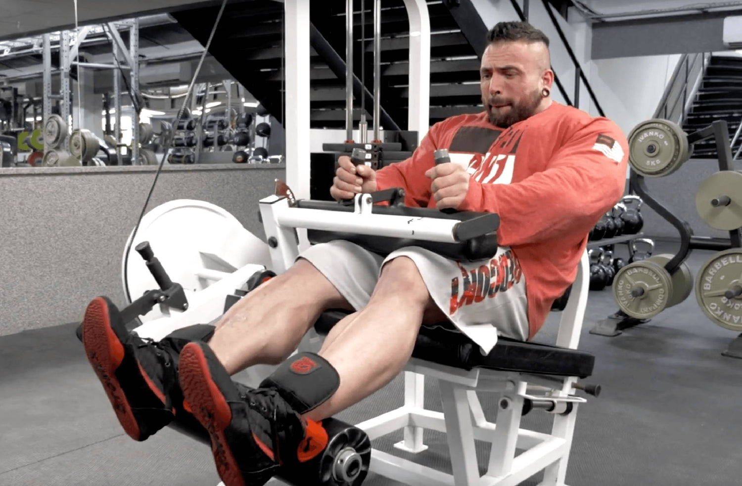 IFBB Pro Luke Sandoe Crushes Hamstring Workout 9 Weeks Out from Arnold ...